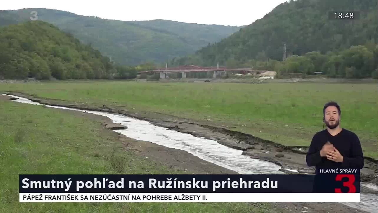Ľuďom z okolia Jakloviec a Margecian sa naskytol smutný pohľad na Ružínsku priehradu ...