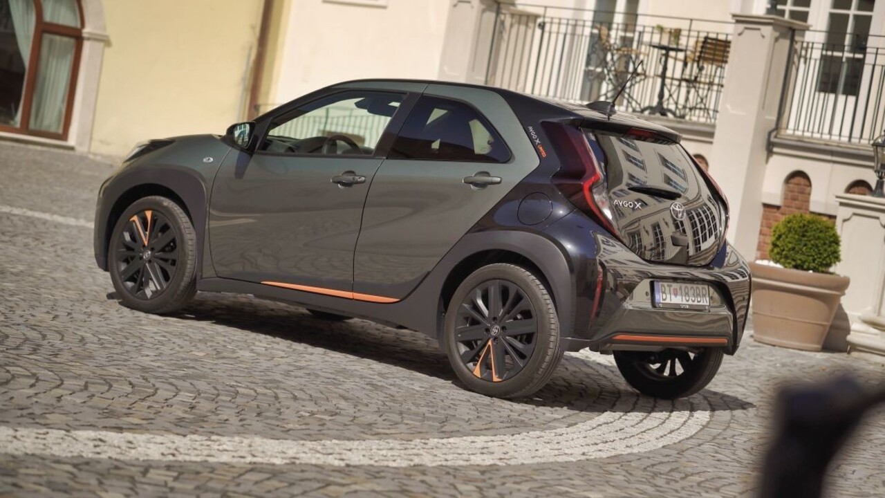Malinká Toyota, ako zvláda nástrahy mesta? | ta3