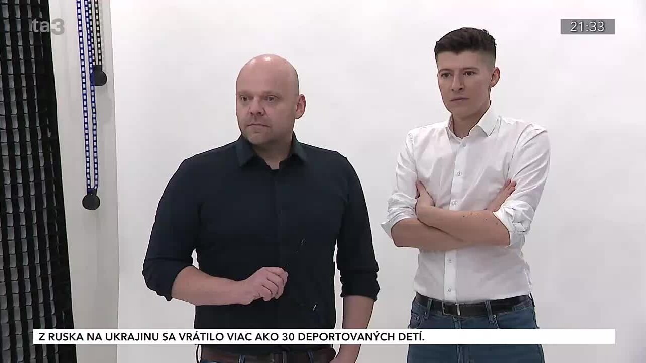 Dírer a Iliev trochu inak. Moderátori relácie V politike porozprávali o ...