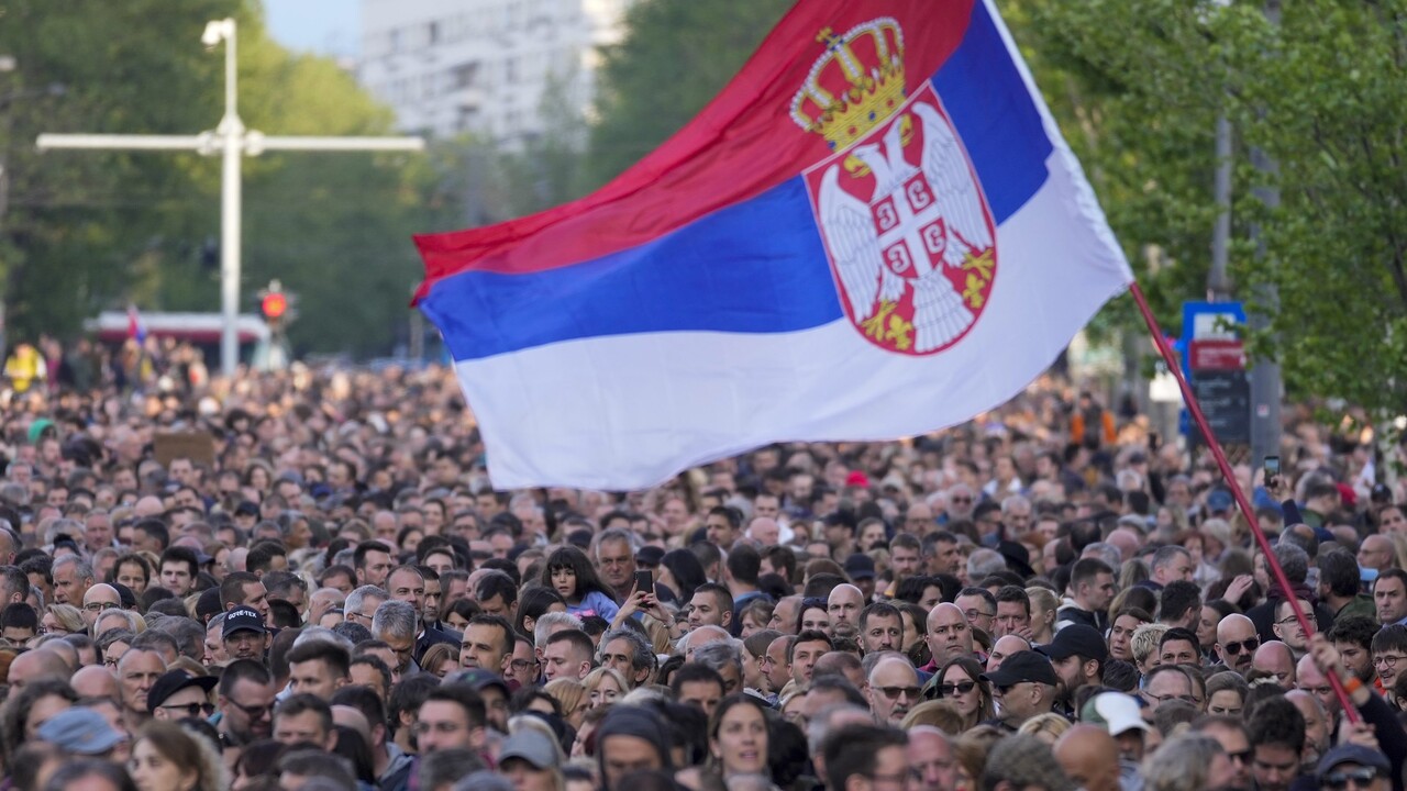 V Srbsku budú predčasné voľby. Krajinou burcujú protesty proti vláde | ta3