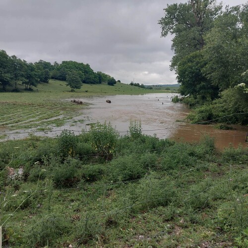 FOTO: Voda zaplavila obce na juhu Slovenska. Vo viacerých okresoch ...