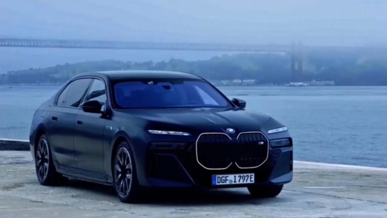 Vyskúšali sme aktuálne najrýchlejšie elektrické BMW, ako jazdí? | ta3