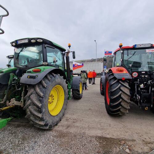 FOTO/VIDEO: Farmári avizovali najväčšie protesty na Slovensku ...