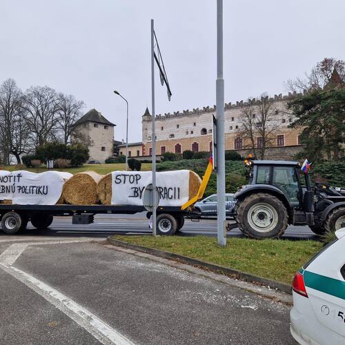 FOTO/VIDEO: Farmári avizovali najväčšie protesty na Slovensku ...