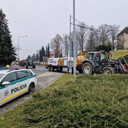 FOTO/VIDEO: Farmári avizovali najväčšie protesty na Slovensku ...