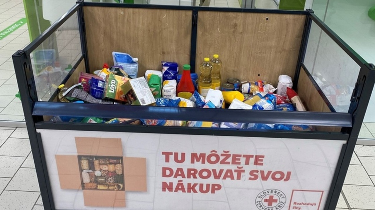 SENIORI, SOCIÁLNE SLABŠÍ OBČANIA A RODINY VĎAKA POTRAVINOVEJ ZBIERKE V KAUFLANDE ZÍSKALI POMOC ...