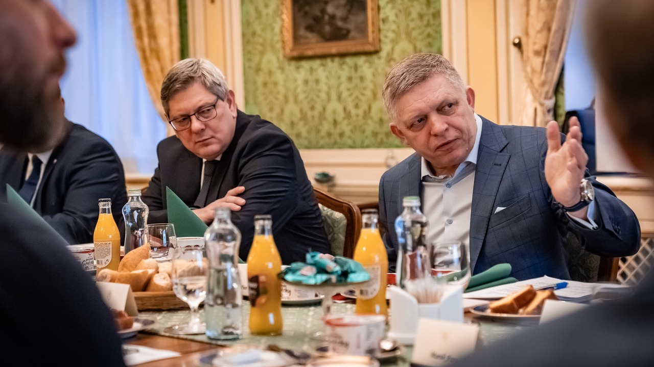 Premiér rokoval s odborníkmi o "ústavnej hrádzi proti progresivizmu ...