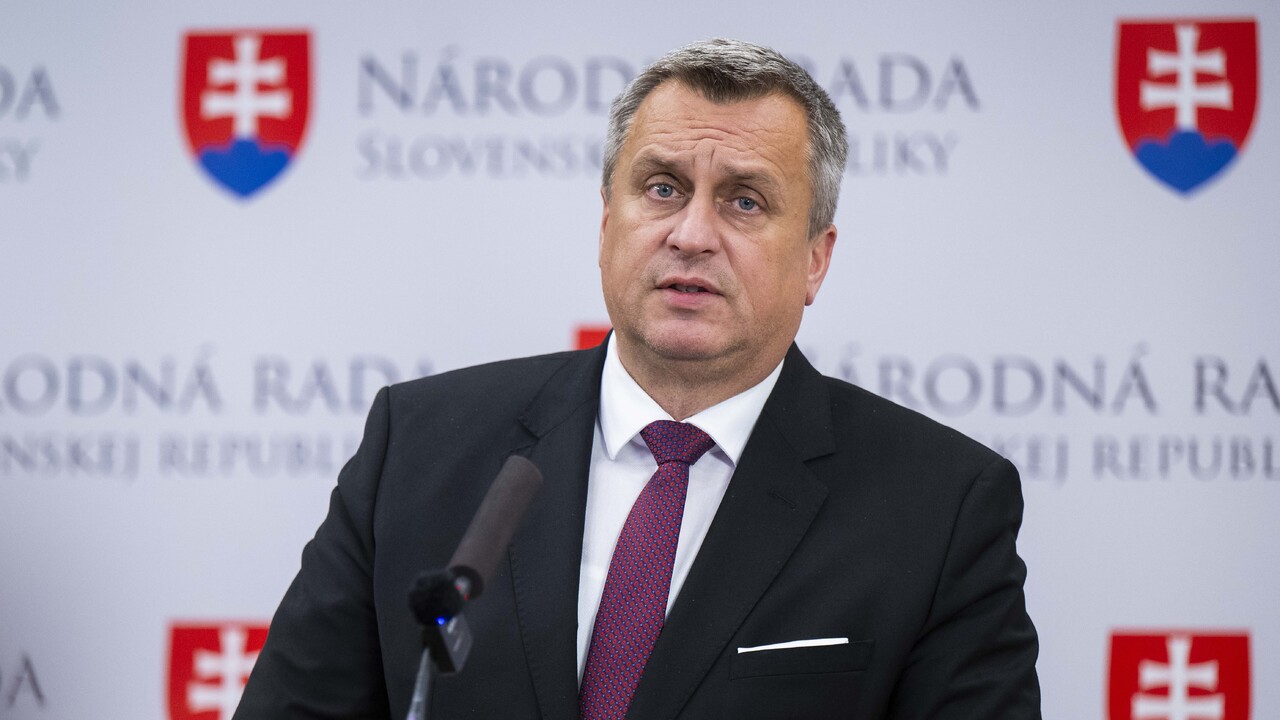 Danko odmieta anonymné trestné oznámenia. Na SNS jedno podal anonym, národniari požadujú zmeny | ta3
