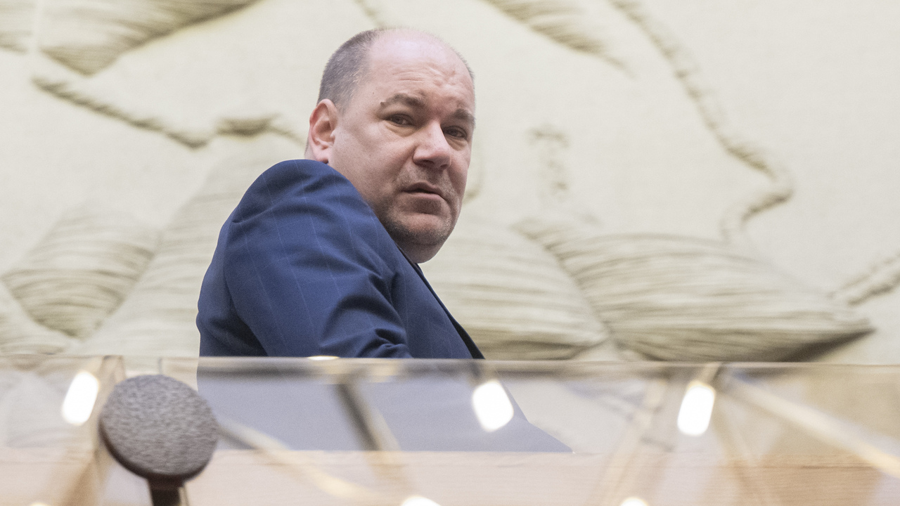 Bývalý minister športu Keketi sa stal viceguvernérom NBS. Do funkcie ho ...