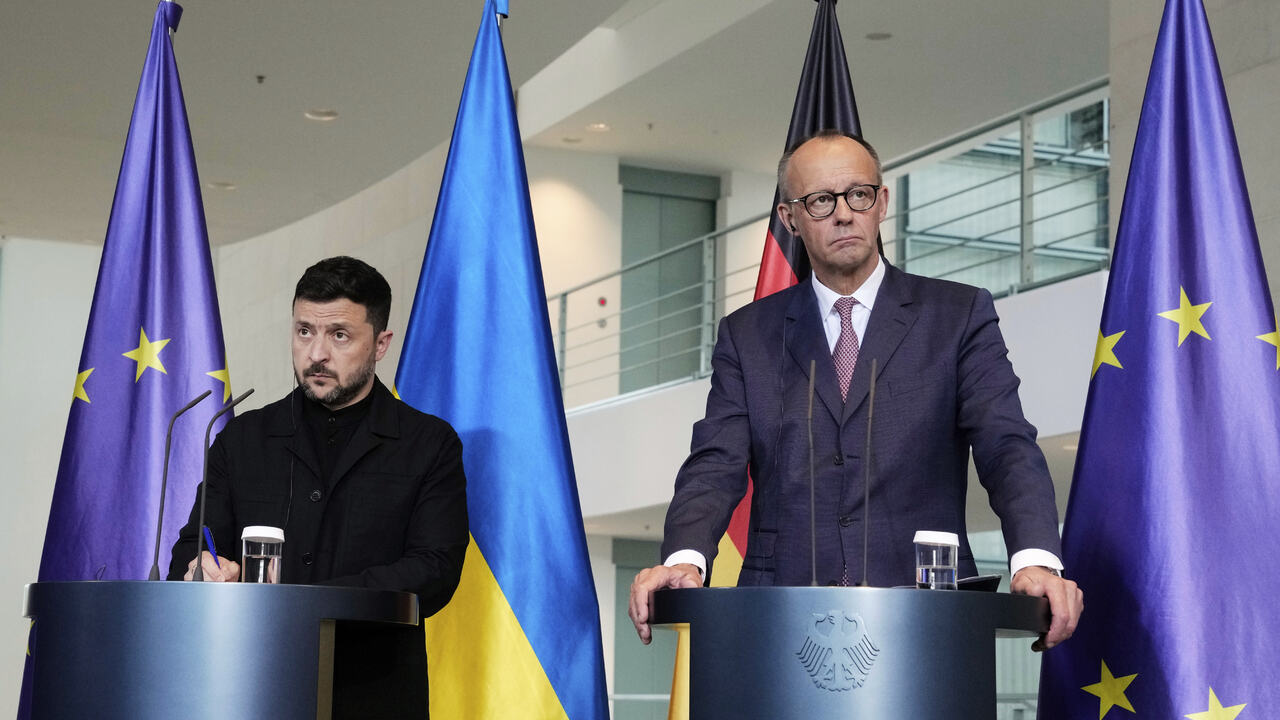 Zelenskyj sa v Nemecku dohodol s Merzom na spoločnej výrobe striel dlhého doletu. Rusko hovorí o ...