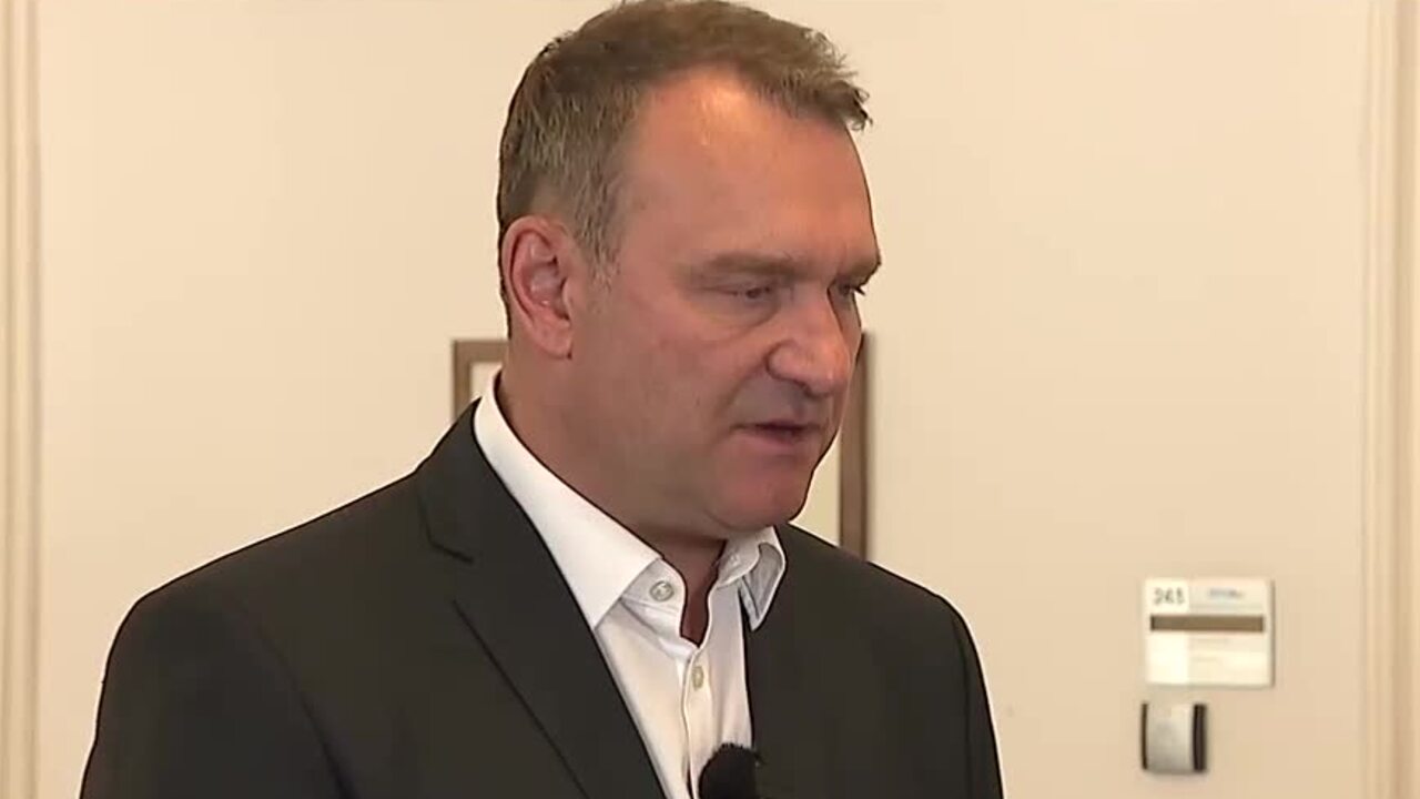Česko sa pripravuje na voľby. STAN a SPD bojujú o tretie miesto, ich ...