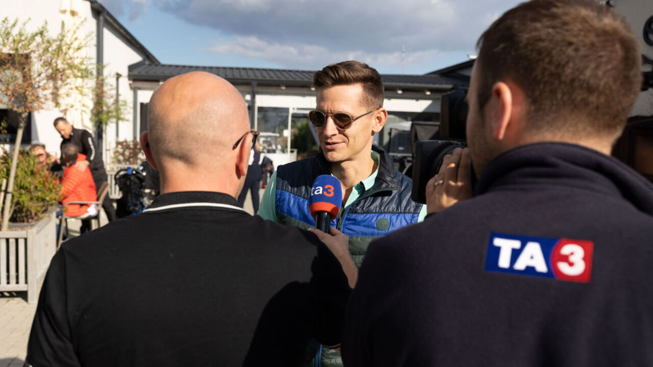 Slovak Media Cup spojil súperov aj priateľov. Na trávniku sa bavili ...