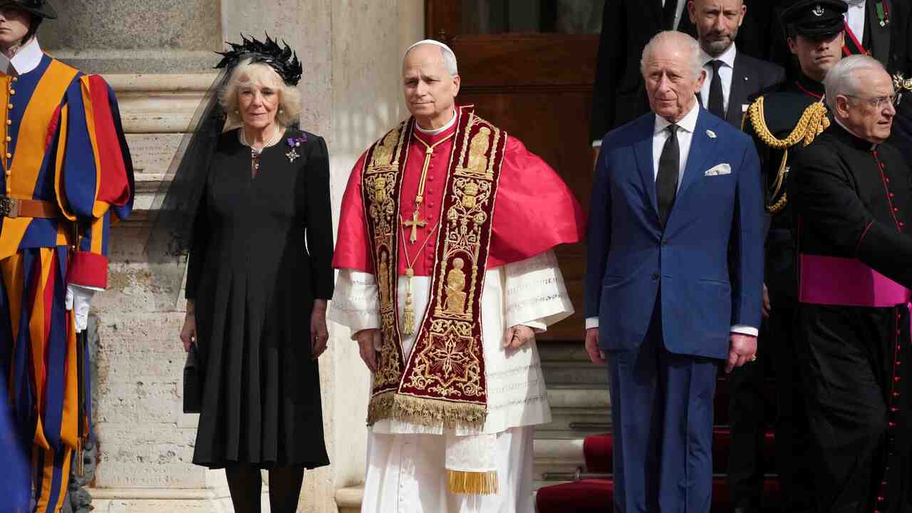 Historická návšteva Vatikánu. Karol III. je prvým britským kráľom za ...