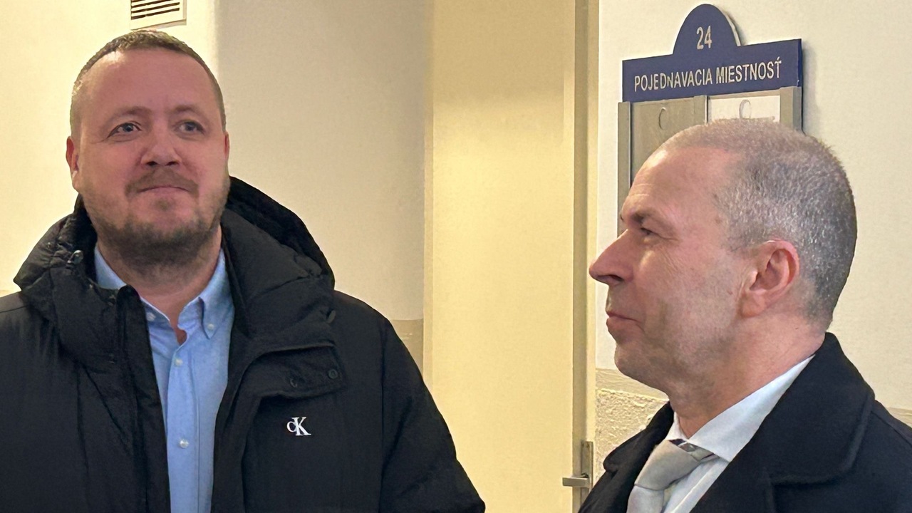 Čurilla na súde rozvíril kauzu exprezidenta polície. Tvrdí, že SIS mala ...