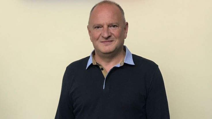 Nový moderátor TA3 Alex Štefuca vás bude sprevádzať pri Raňajkách - TA3