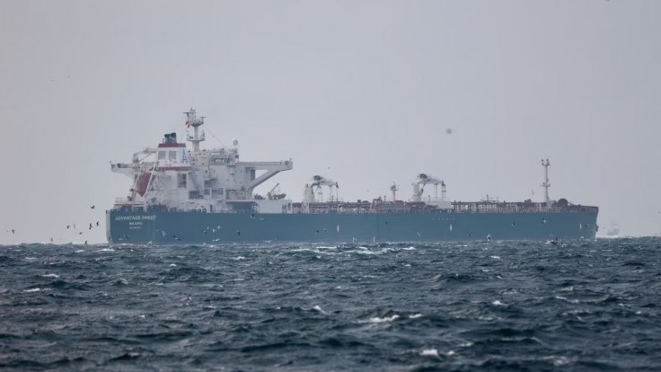 Irán zadržal v Ománskom zálive ropný tanker. USA vyzvali Teherán, aby ...
