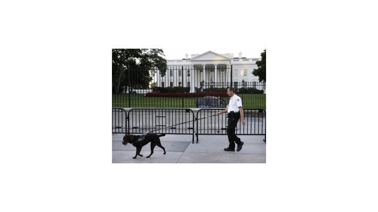 Na plot pred Bielym domom dajú ostré kovové hroty | TA3