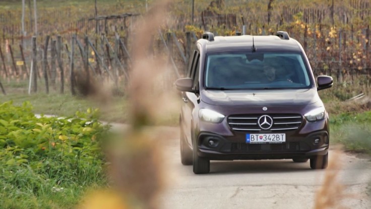Motoring: Pozreli sme sa na rodinné autá Mercedes Benz triedy T a Škodu ...